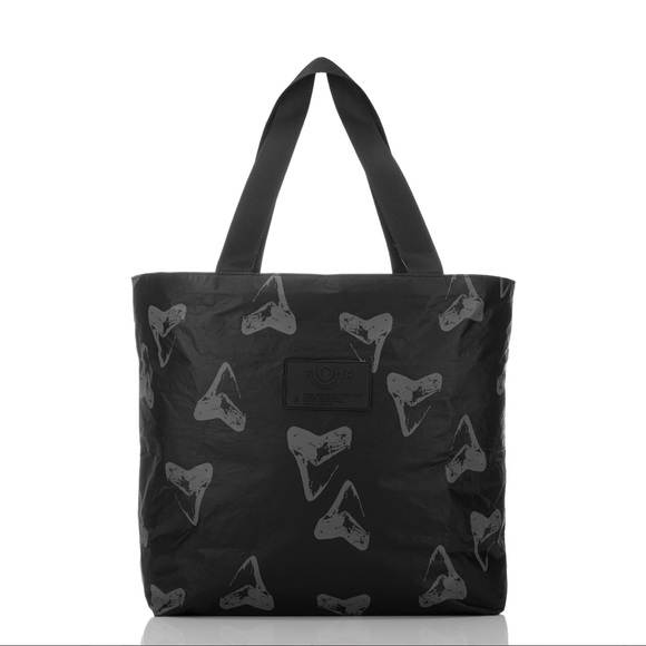 ALOHA Collection | Bags | New Aloha Day Tripper Aumakua Tote Bag Purse ...